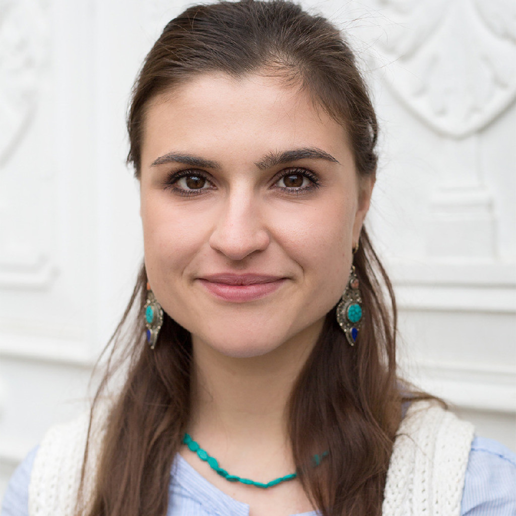 Carina Letzas - Vermittlerin von kultureller Bildung im Stapeltor ...