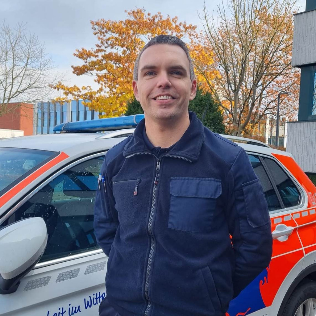 Simon Bertram - Teamleitung Rettungsdienst - Berufsfeuerwehr Bielefeld ...