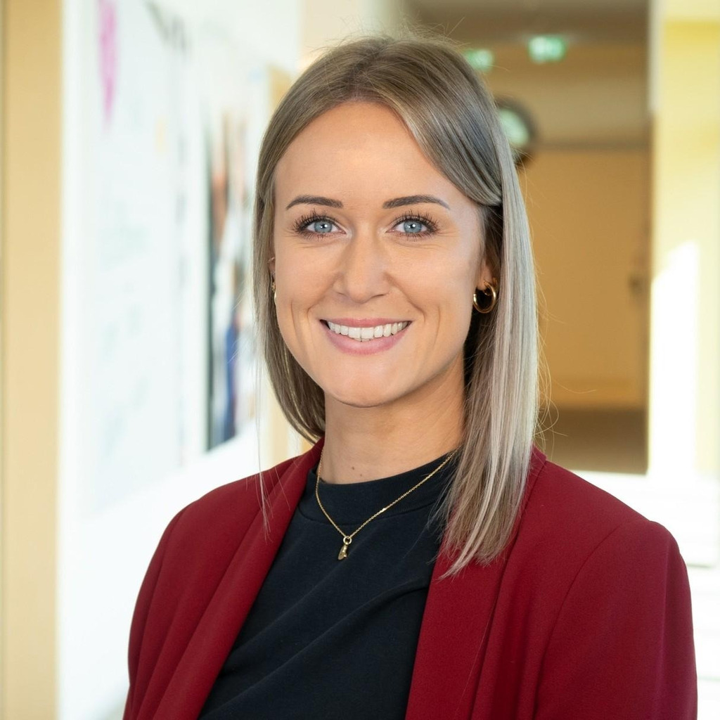 Jessica Kühner - Business Controlling Marketing und Beschaffung - dm ...