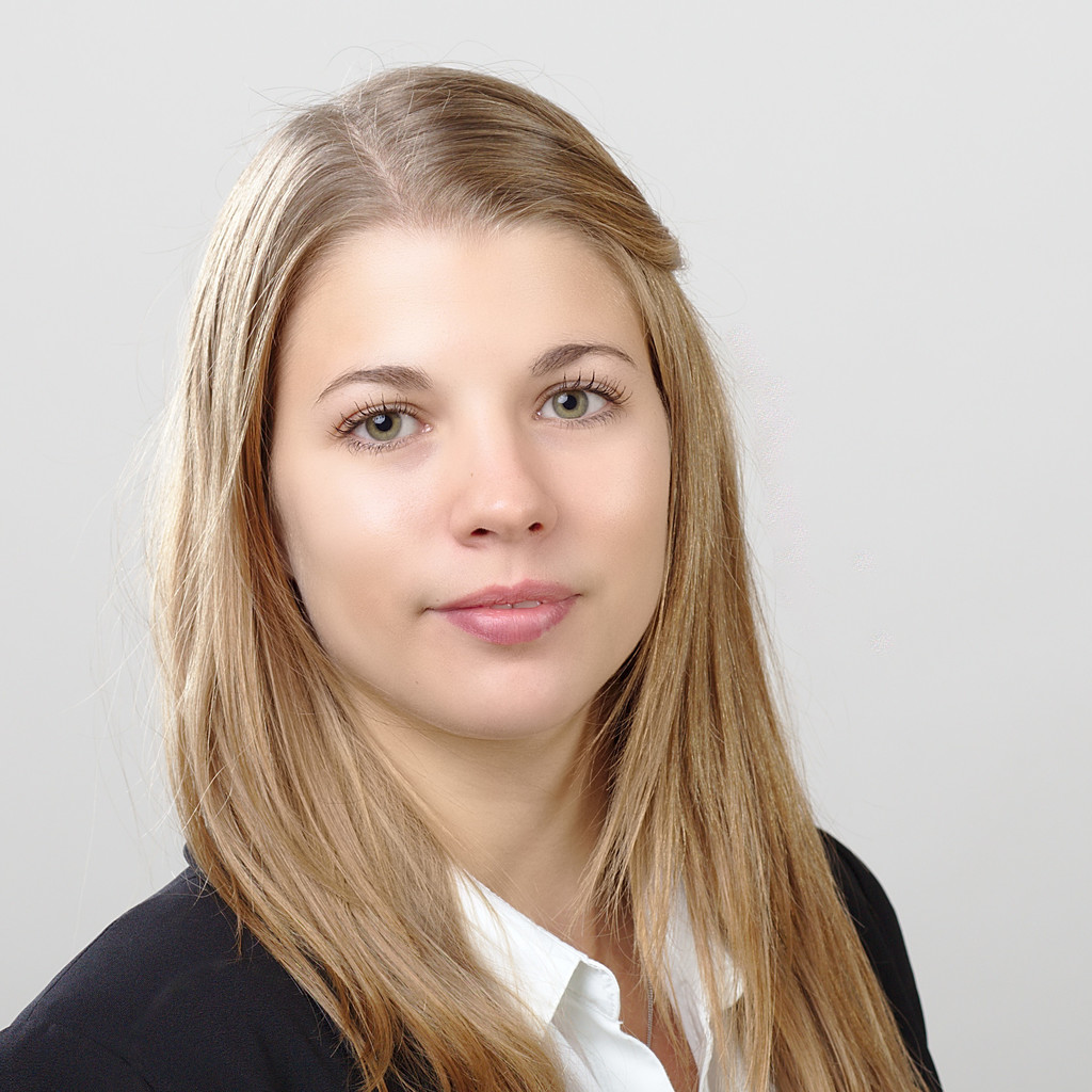 Sandra Bauer - Vertriebsmitarbeiterin Innendienst - Roto Frank DST ...