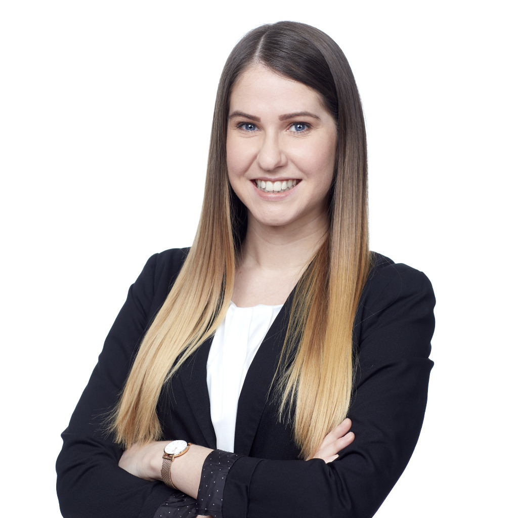 Lisa Bauer - Financial Analyst - Hollister Incorporated | XING