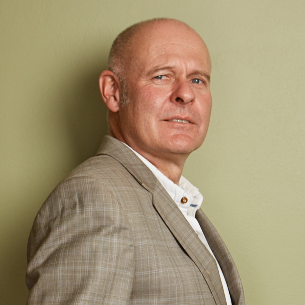 Raphael Scriba - Managing Director - POWER AND GLORY FILMS | XING