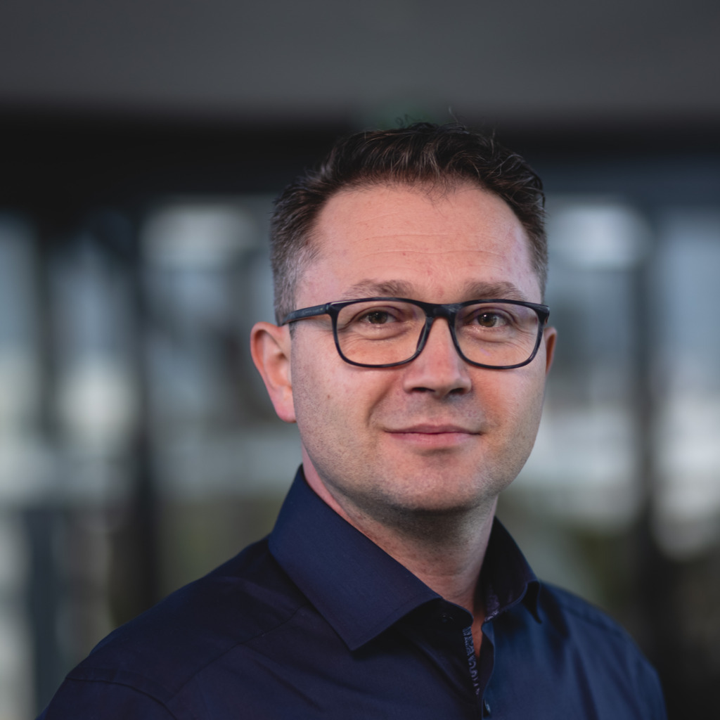 Alexander Bauer - Regional Manager im Fachbereich Real Estate - FUNKE ...