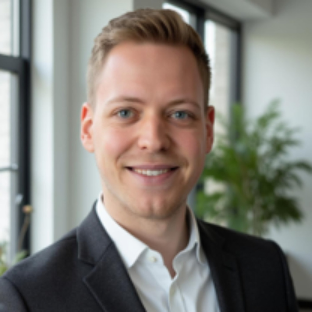 Tom Desens - Bachelorand - Mercedes-Benz AG | XING