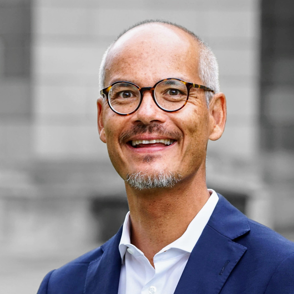 Sven Idek - Referatsleitung Compliance (Head of Compliance) - LMU ...