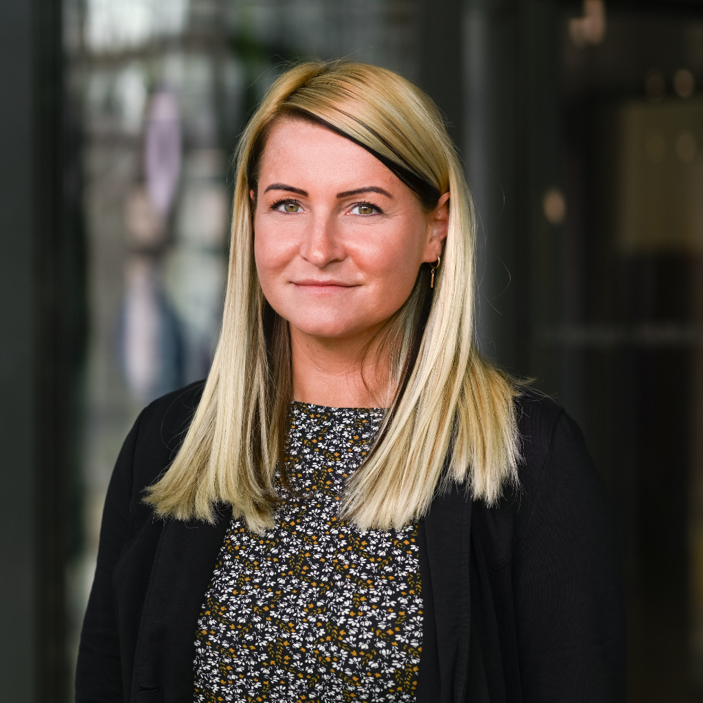 Carolin Wunderlich - Kauffrau im Einzelhandel - Berufsschulzentrum ...