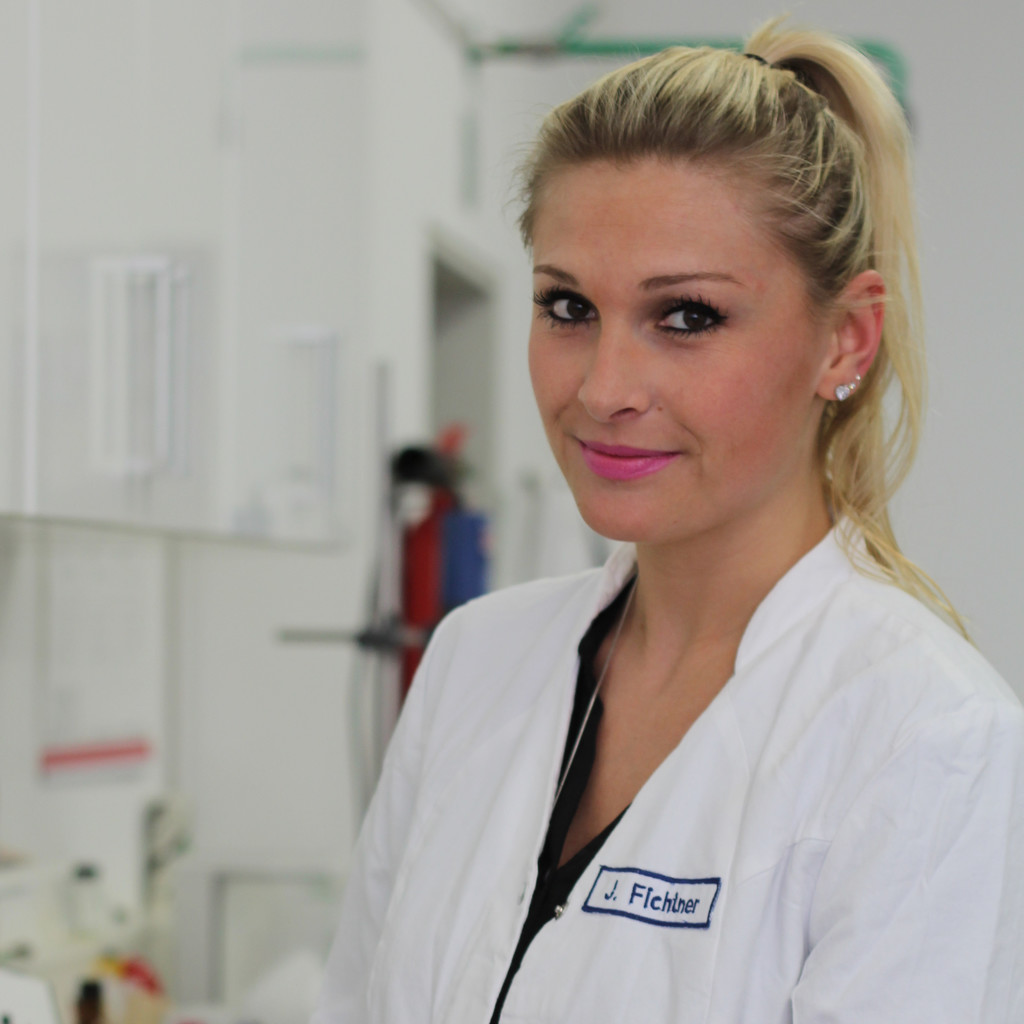 Julia Wall - Produktentwicklerin - Compes Cosmetic GmbH & Co. KG | XING