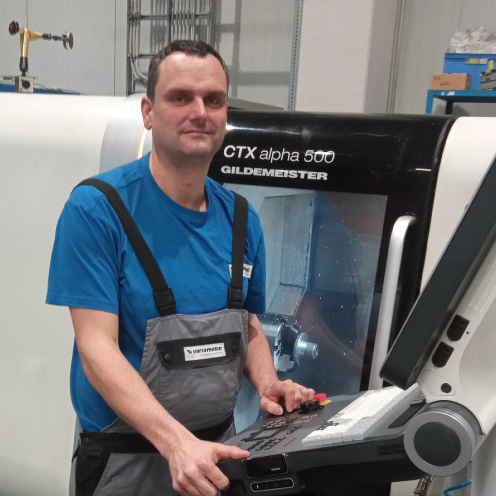 Jonas Büttner - CNC Dreher mit angetriebenen Werkzeugen,C und Y Achse ...