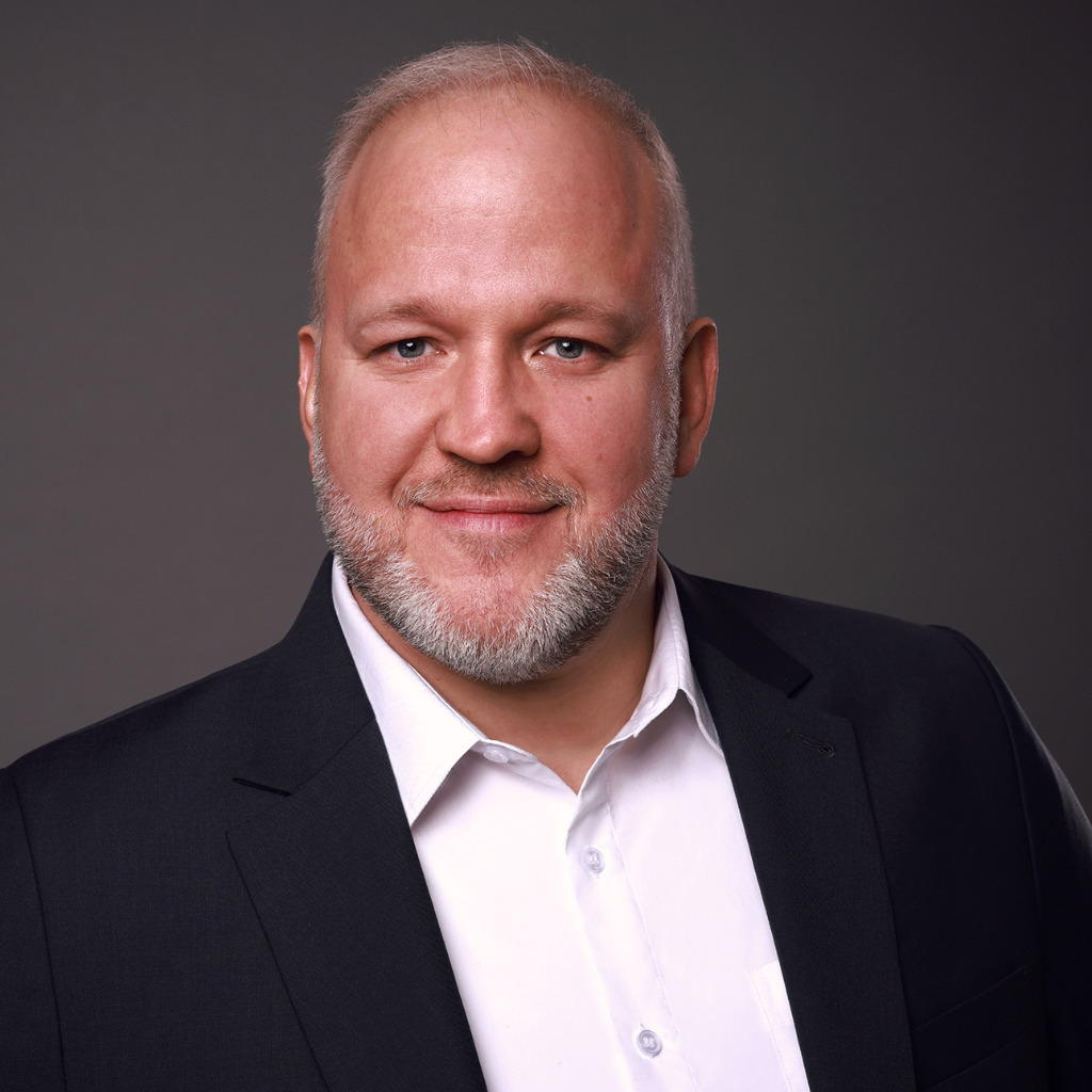 Robert Neundörfer - Head of Program Management and Project Engineering ...