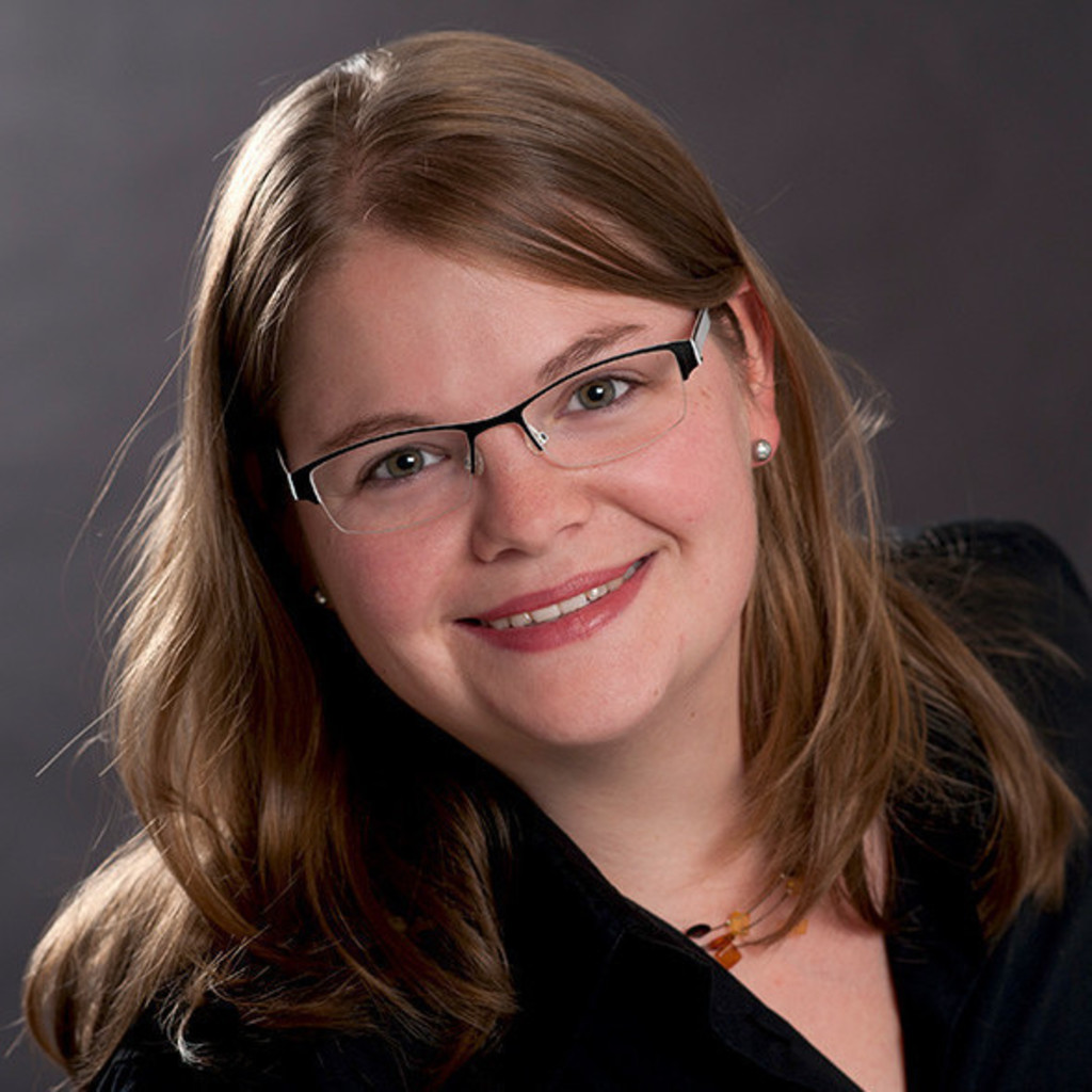 Laura Wolf - Senior Project Manager - bee GmbH - brand experience ...