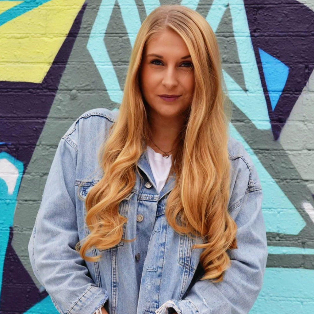 Jennifer Kuhn - TV-Redakteurin - Redseven Entertainment GmbH | XING