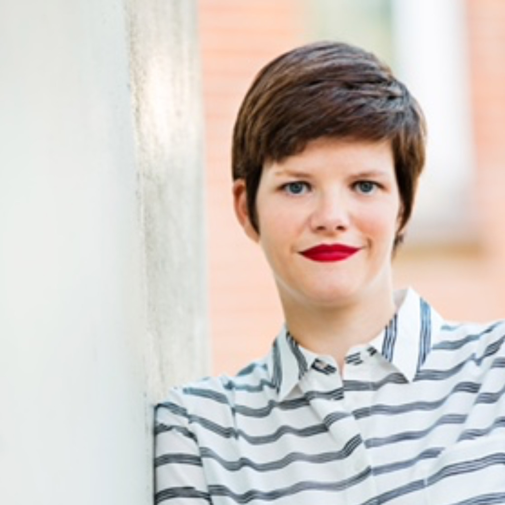 Julia Brinkmann: Ausbildung und Berufserfahrung | XING