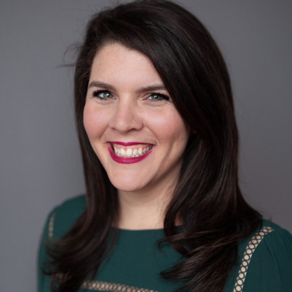 Kelly Davey - Senior Account Executive (International) - Solvemate | XING