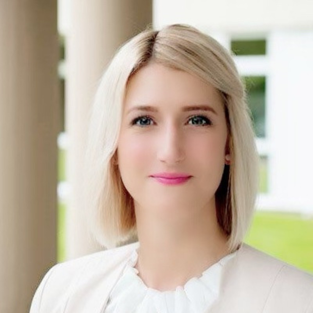 Jennifer Hamann - Global Portfoliomanagerin Setsysteme & Hygiene ...