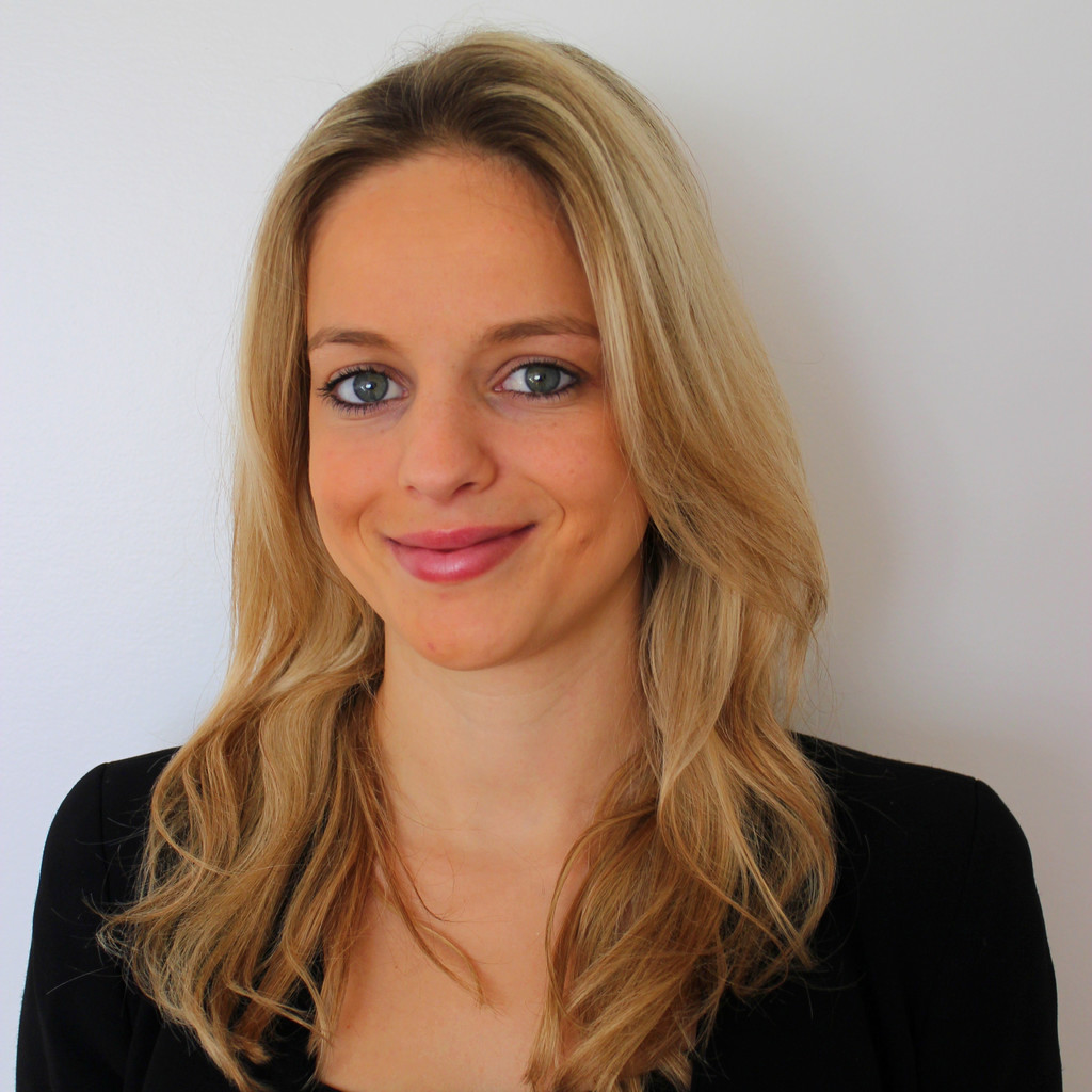 Alexandra Münch - Content Manager - b2c link GmbH - Social Media ...