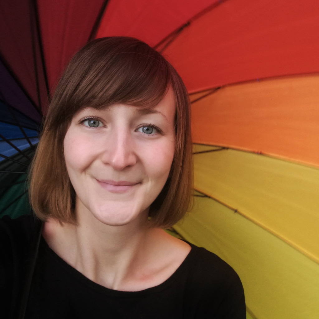 Lisa Hoefer's Instagram, Twitter & Facebook on IDCrawl