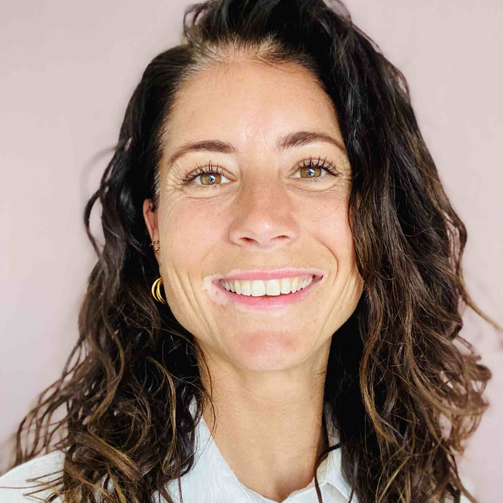 Stephanie Hahn's Instagram, Twitter & Facebook on IDCrawl