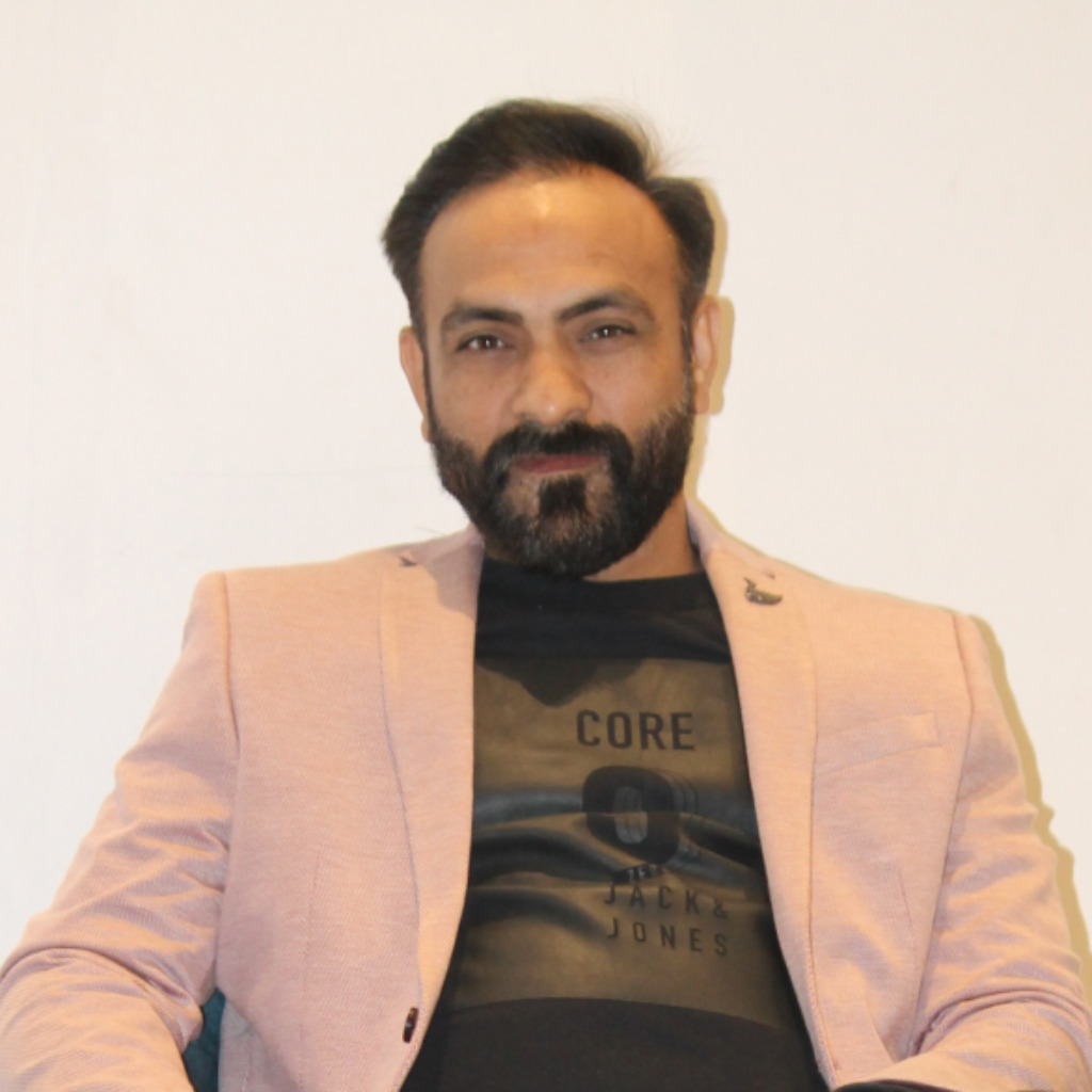 Prashant Pujara - Chief Executive Officer (CEO) - MultiQoS | XING Prashant Pujara - Chief Executive Officer (CEO) - MultiQoS | XING
