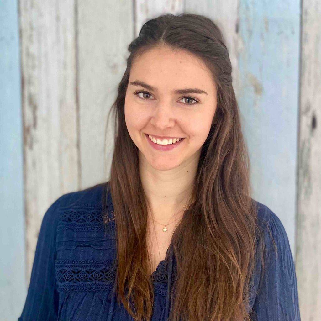 Julika Stripp - Sachversicherung Industriekundengeschäft - AXA Konzern ...