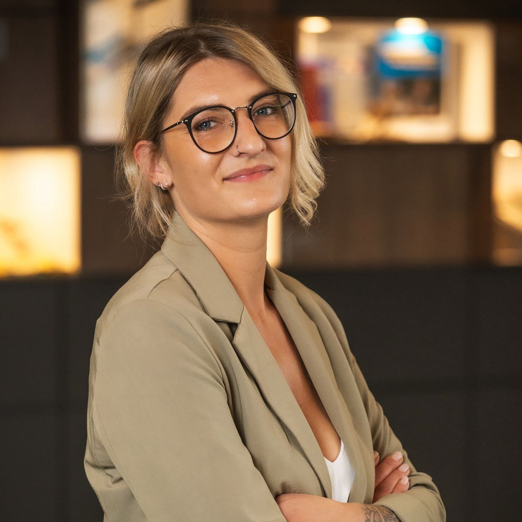 Alina Schneider - Projektleitung Vertrieb - Dönges GmbH & Co. KG | XING