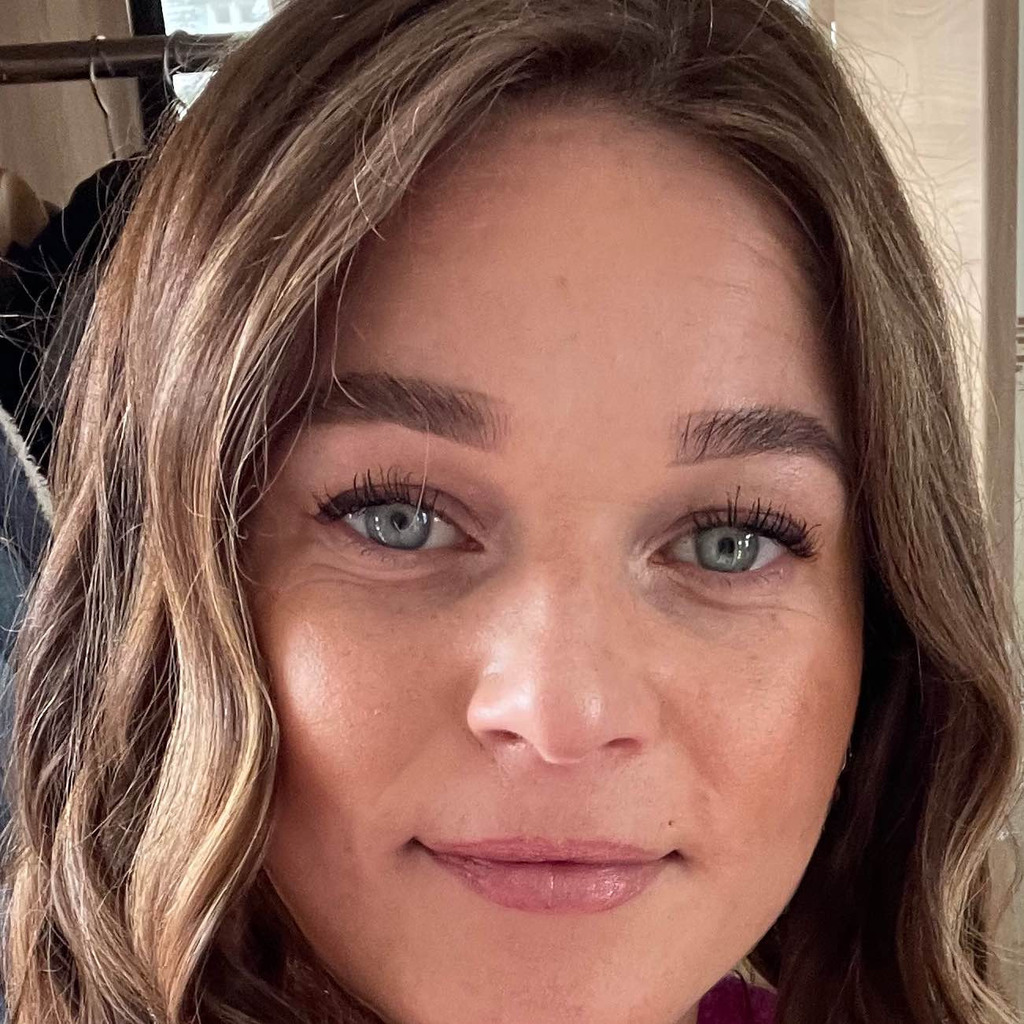 Isabella Schelle-Yergezen - Beauty Consultant - Estee Lauder Companies ...