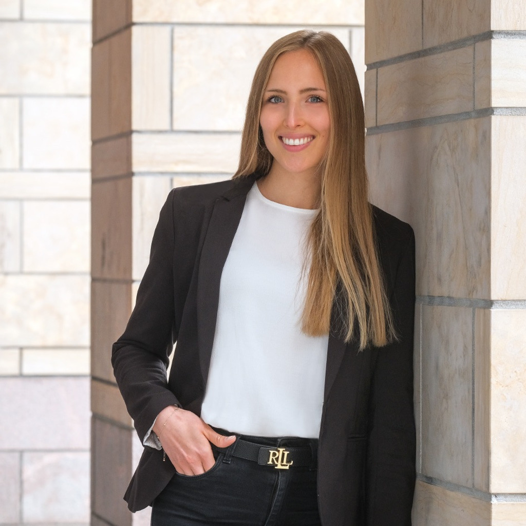Laura Repplinger - Senior | Audit - EY (Ernst & Young) | XING