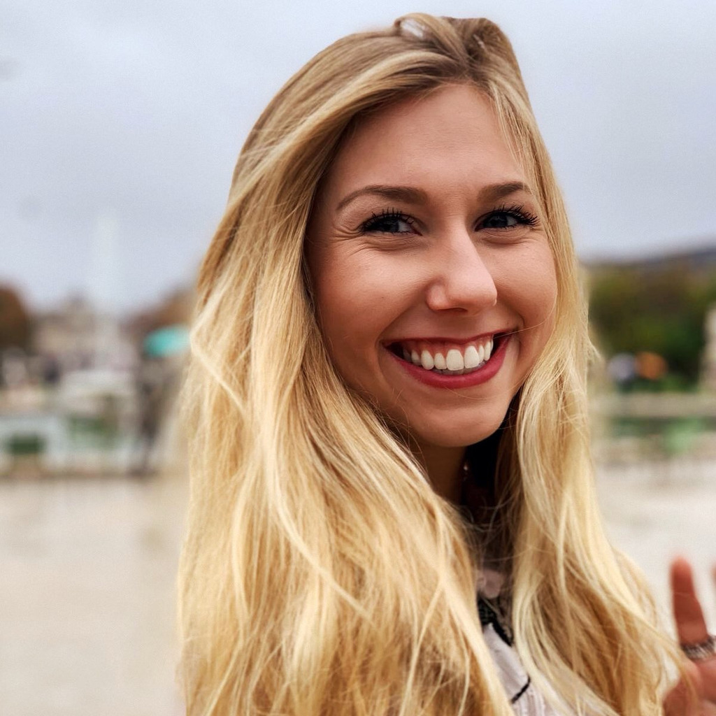 Paula Deusing - Jung-Redakteurin - Elbgorilla GmbH | XING