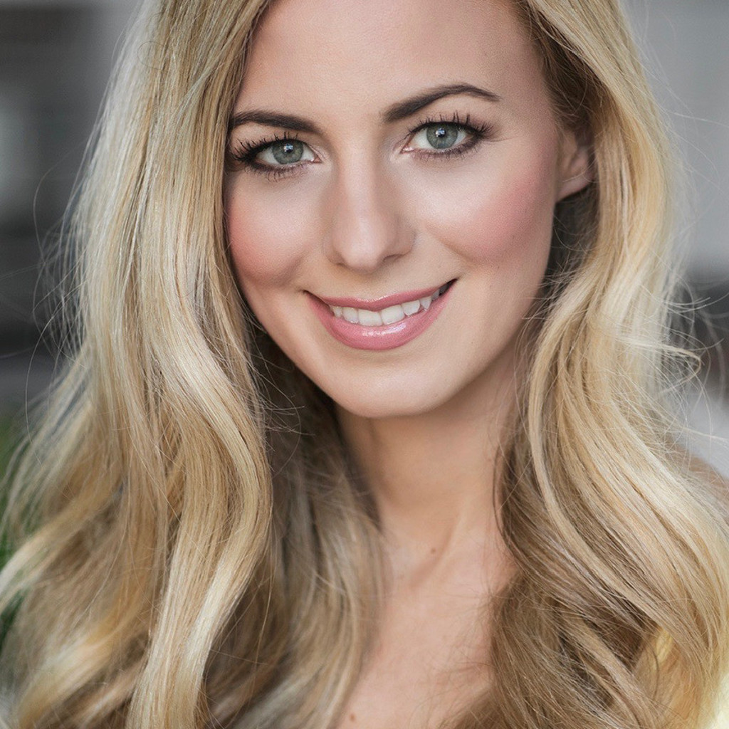 Syra Feiser - TV & LIVE MODERATORIN - MESSE I GALA I EVENTS I SHOW ...