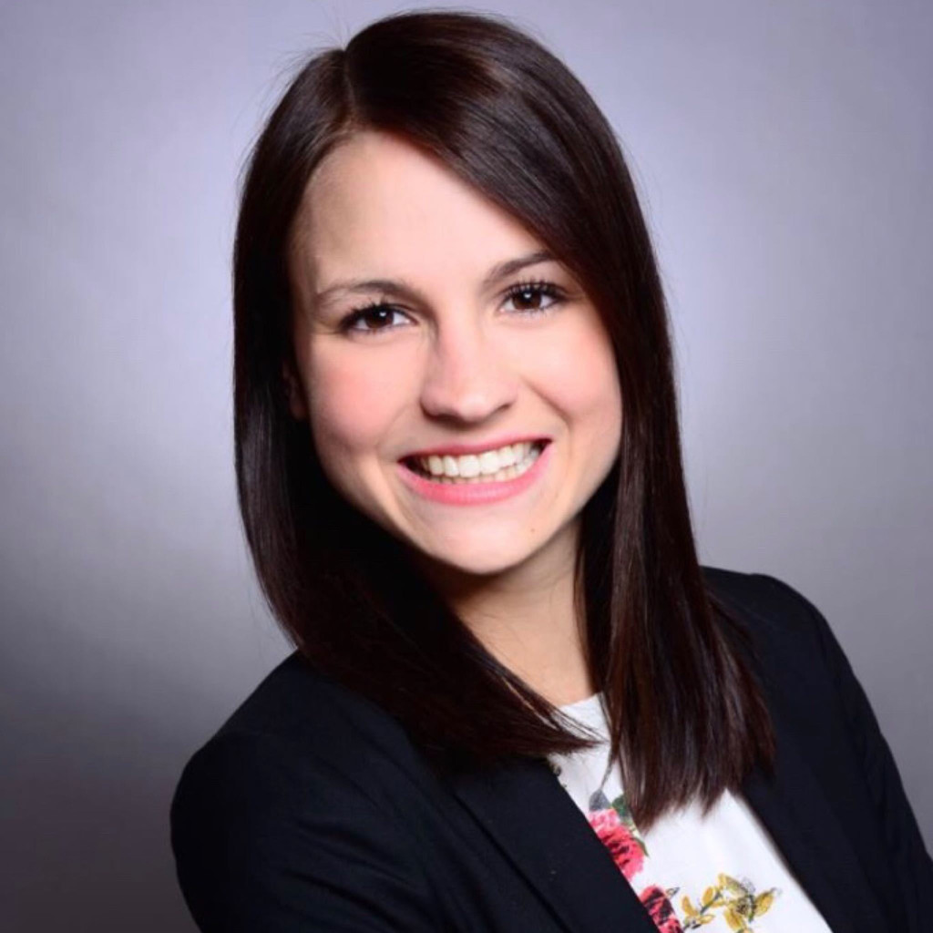 Laura Funk - Stellvertrende F&B Managerin - Victors Residenz Hotel ...