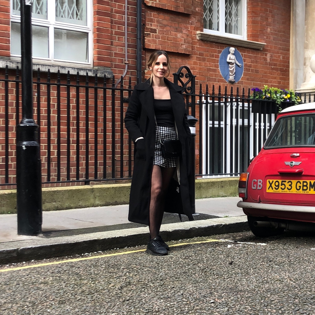 Angelina Ross - Kauffrau im Einzelhandel mit Führunugsverantwortung ...