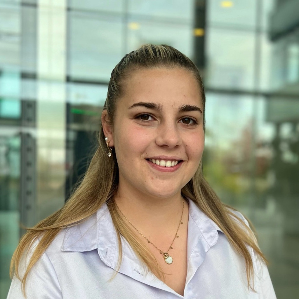 Lisa-Marie Carbonara - Einkäuferin - MHS Schneidetechnik GmbH | XING