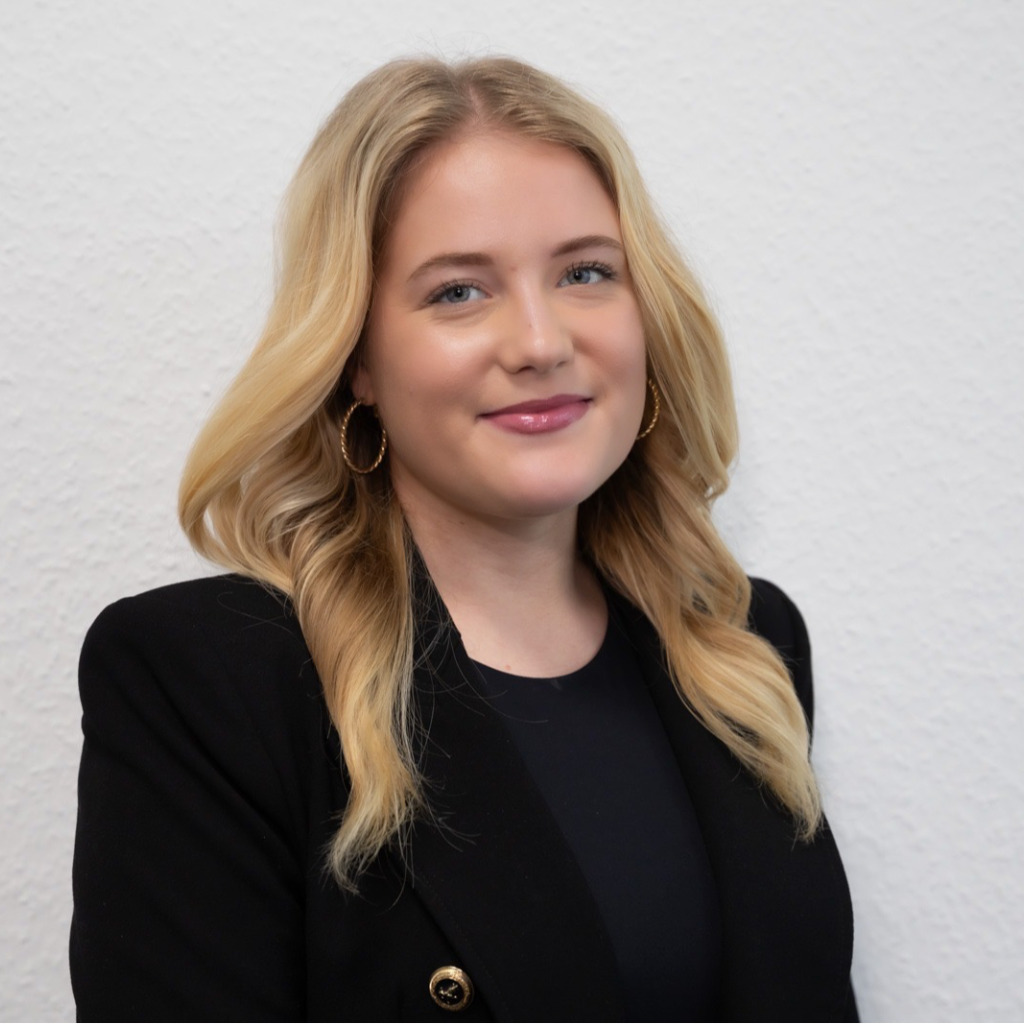 Julia schimpf - Automobilkauffrau - Reinhardt Automobile | XING