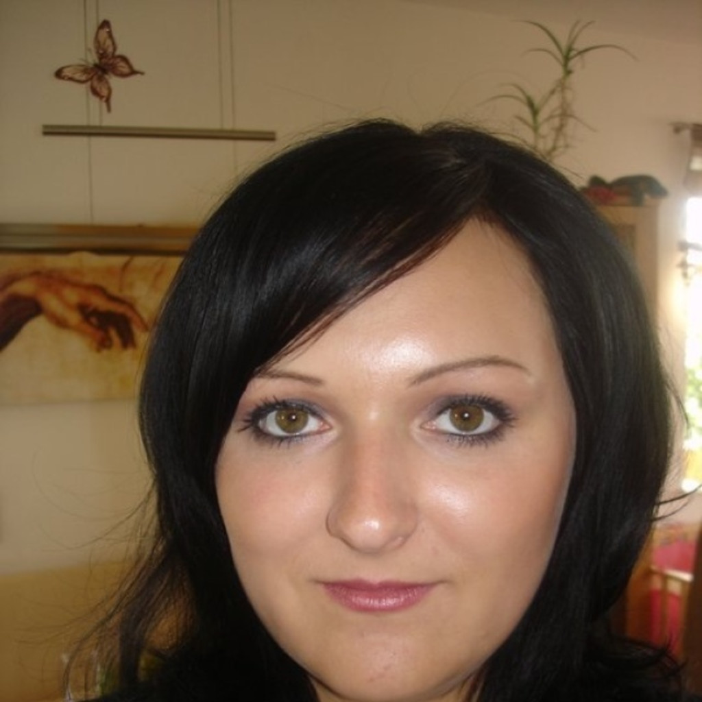 Nicole Fuchs - Dipl. Visagistin, Lash Designerin, Kosmetikfachberaterin ...