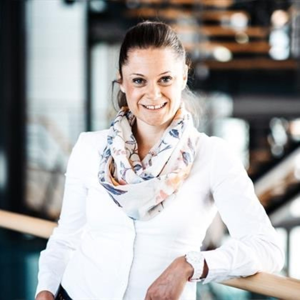 Julia Riedel - Change Manager Service Operations - HUK-COBURG ...