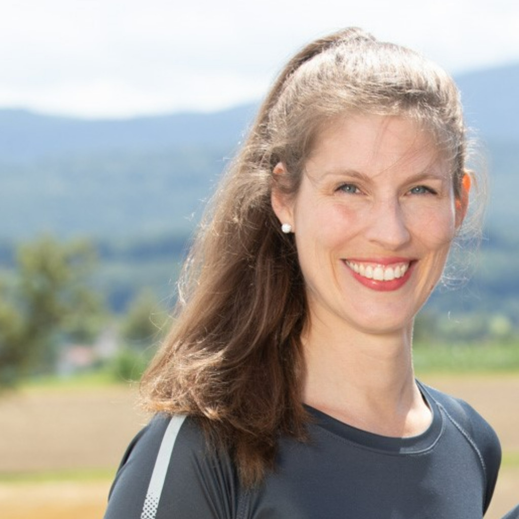 Christina Lücke - Bachelor of Laws - FernUniversität in Hagen | XING