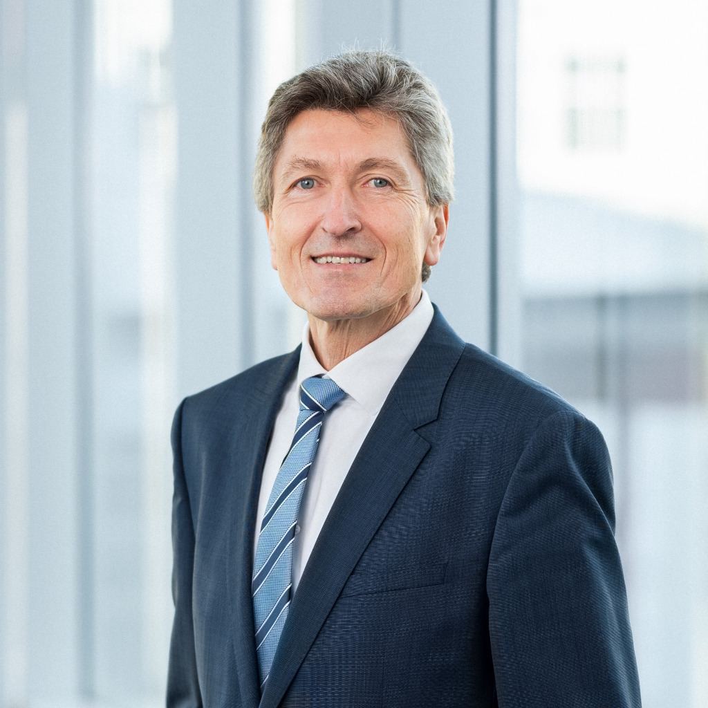 Robert Mikula - CFO / CIO - Carl Mahr Group | XING
