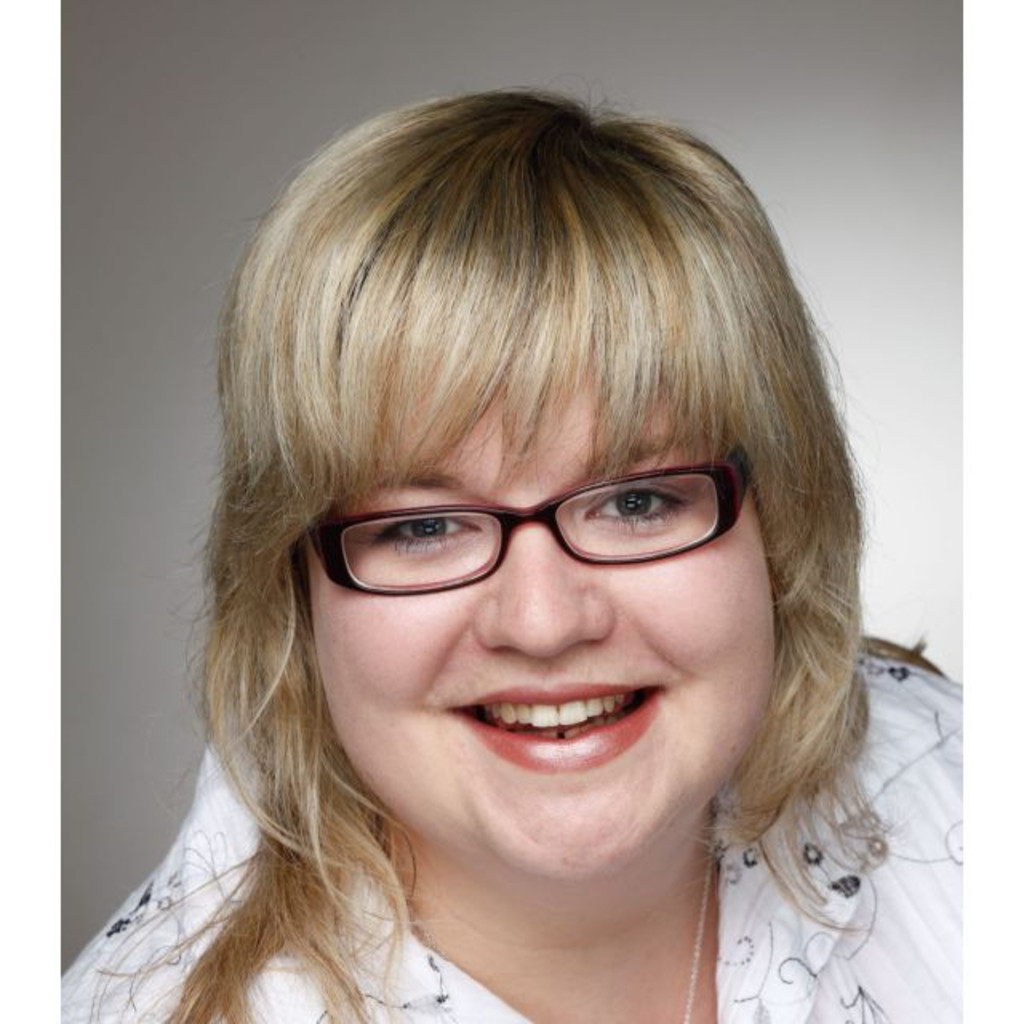 Bianca Novak - Sekretärin / Bürokauffrau - EMS Industriemontage GmbH | XING