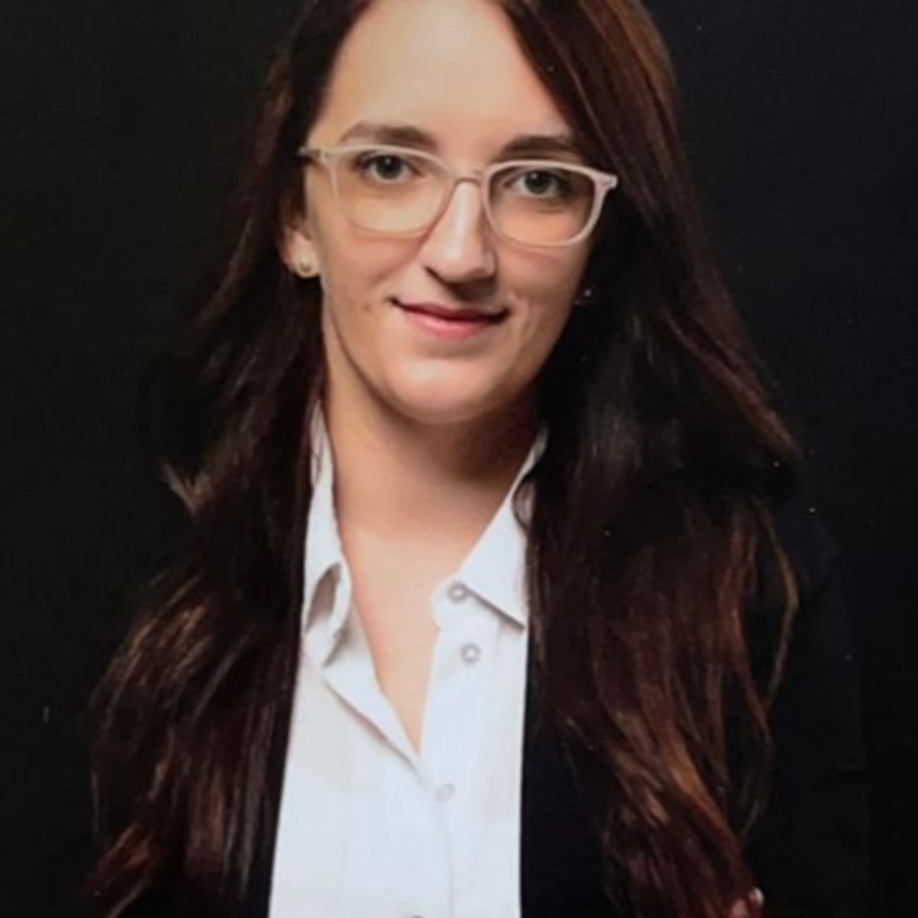 Julia Burmester - Bürokauffrau - Stadtteil-Schule e.V. | XING