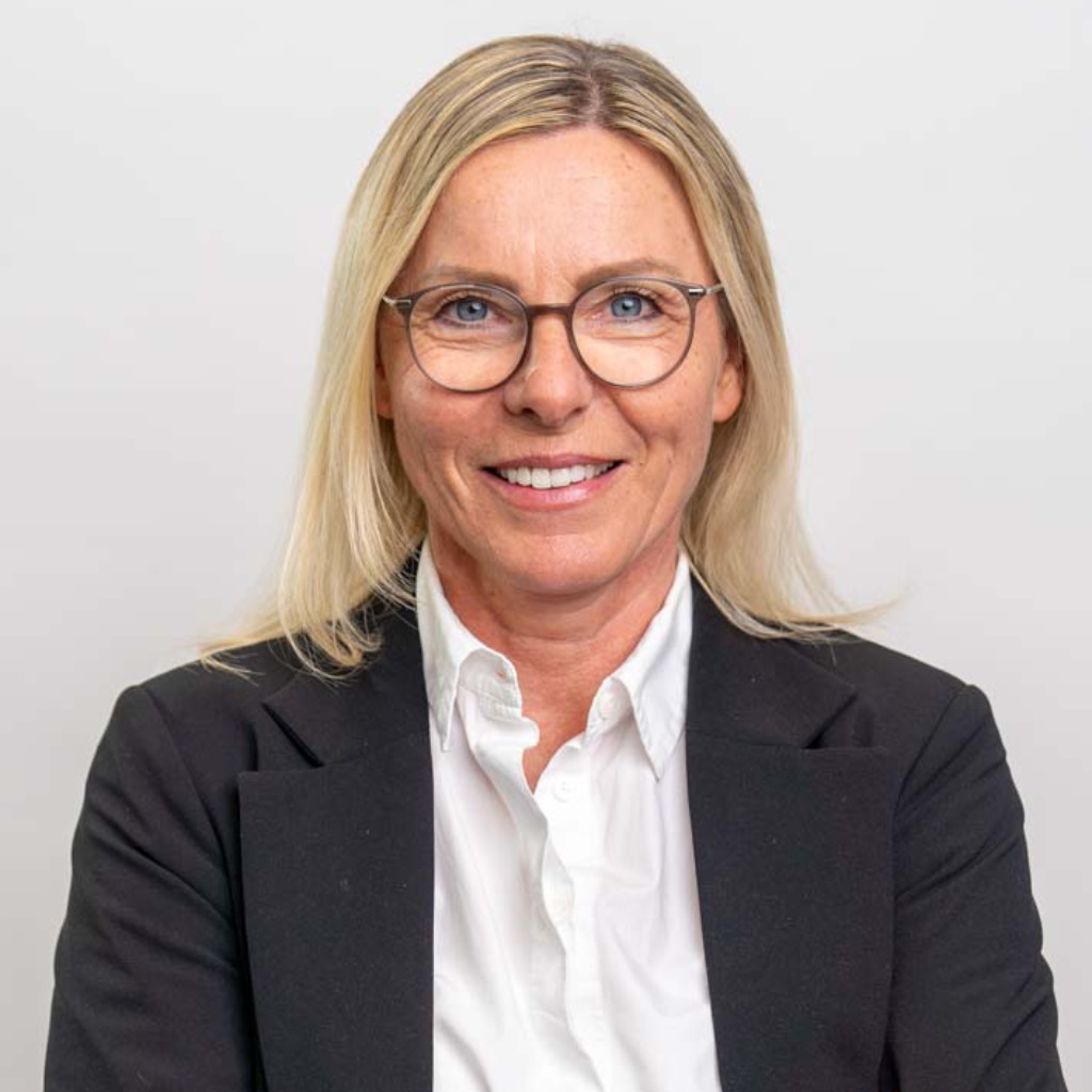 Angela Hartmann - Prokuristin / Compliance Officer - DEFACTO GmbH | XING
