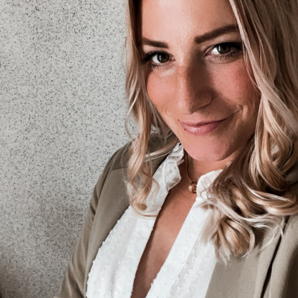 Dawn Nehls - Zahnmedizinische Fachangestellte - Zahnarzt | XING