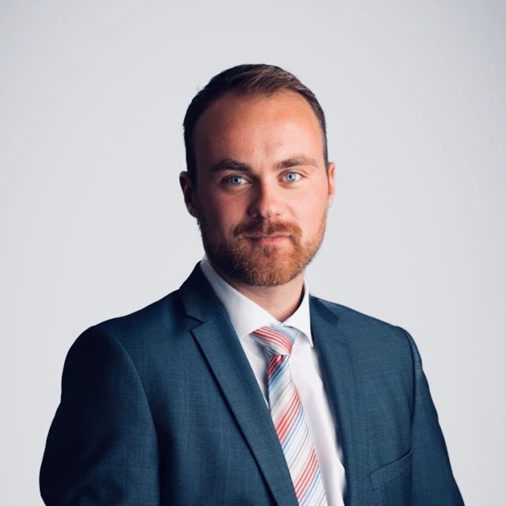 Christopher Bath - Kaufmann für Versicherung und Finanzen - Debeka ...