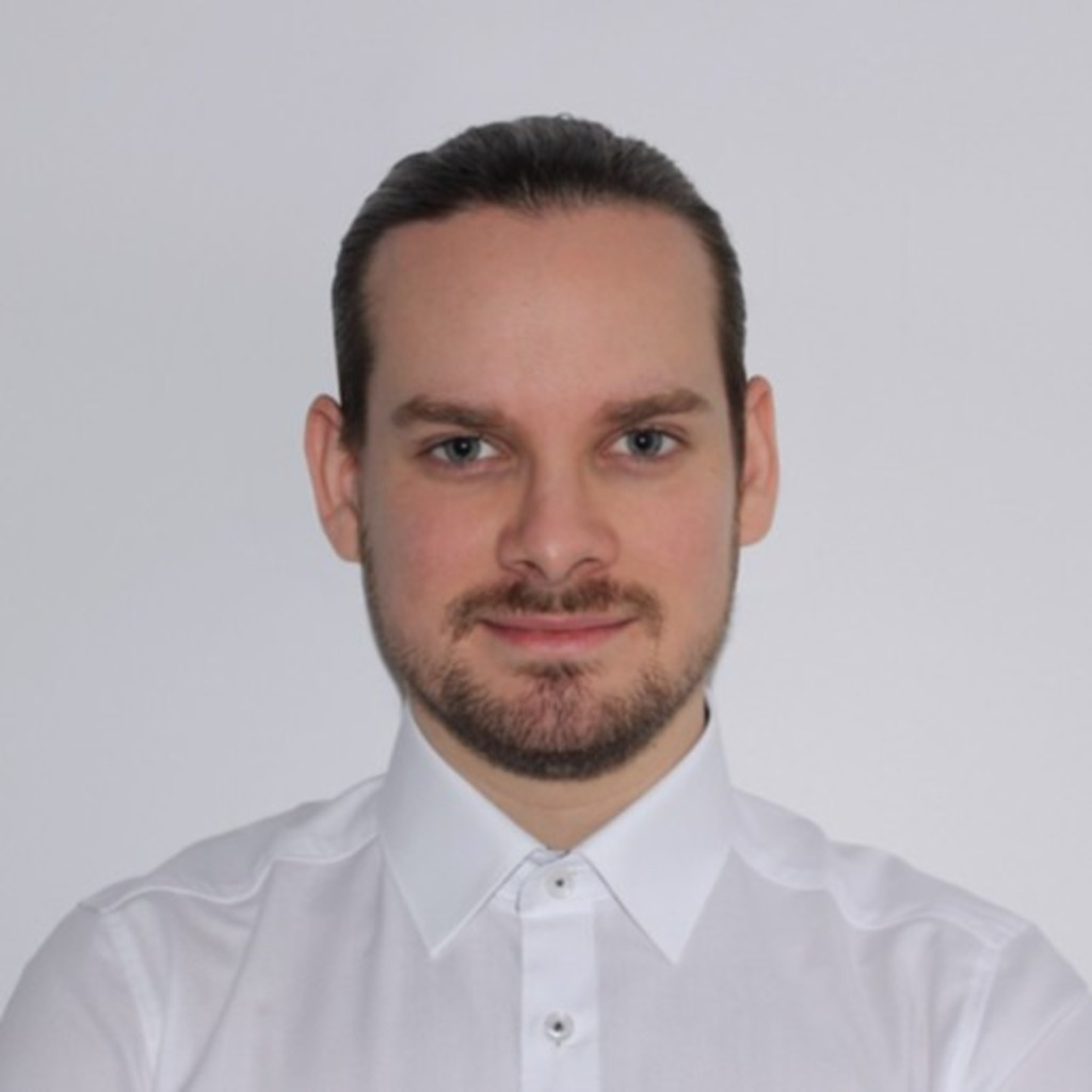 Erik Farkas - Experte für Geldwäschebekämpfung - TransferWise | XING