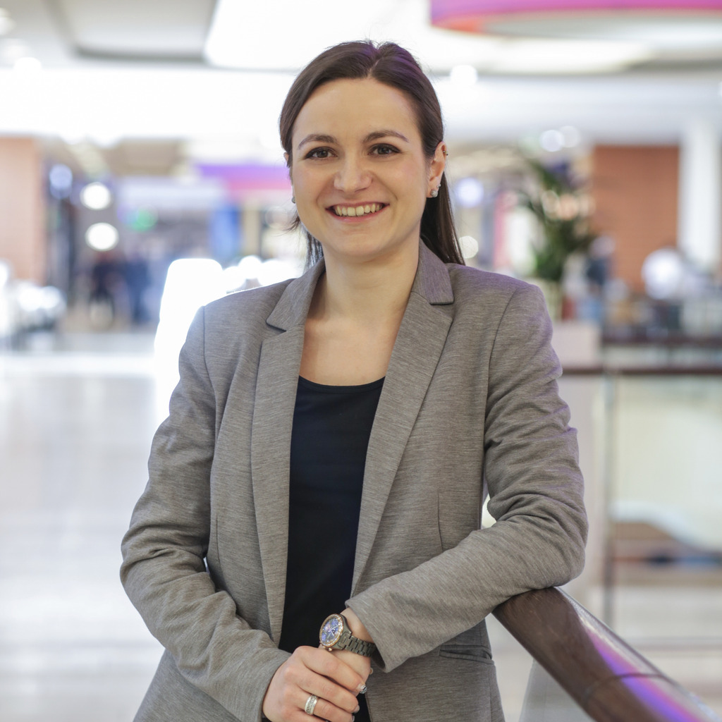 Franziska Pelzer - Teamleitung-Verkauf - Auto-Strunk GmbH | XING