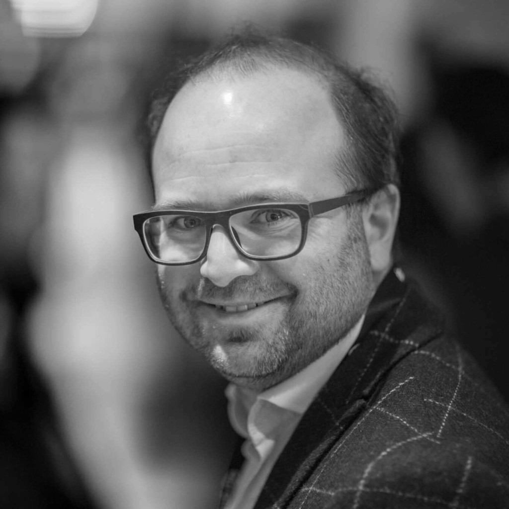 Dr. Ian Pascal Volz - Geschäftsführer - fischerAppelt | XING