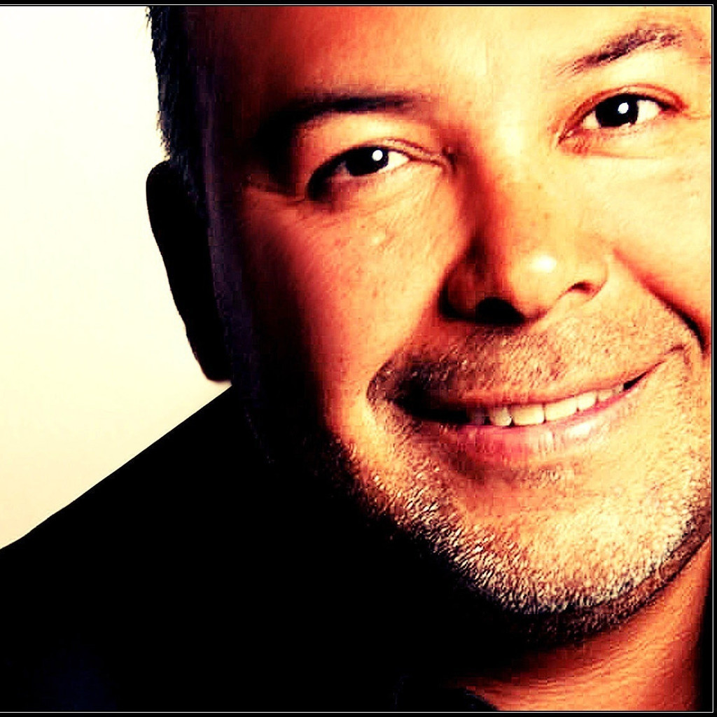 Rey Valencia - Latin- und Salsasänger/Texter/Moderator/Entertainer ...