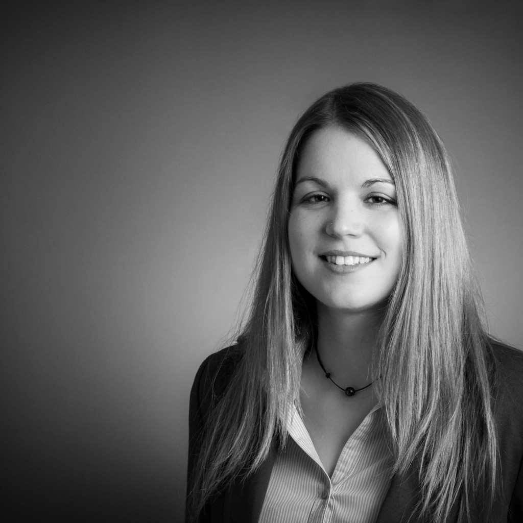 Julia Philipp - Senior Art Director - DAMM & BIERBAUM Agentur für ...