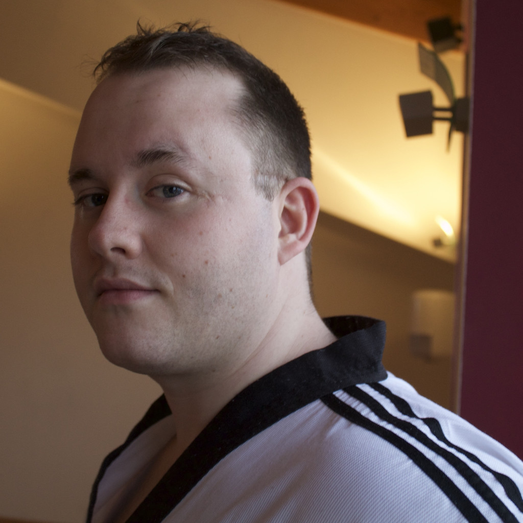 Kevin Siering - Kampfkunst -Lehrer Selbtstverteidigungs -Lehrer - Drake ...