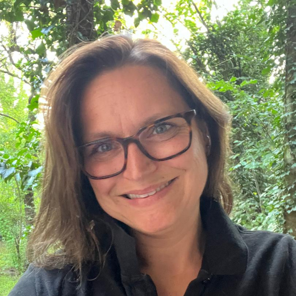 Alexandra Spirgath - Customer Service Representative - PharmaZell GmbH ...