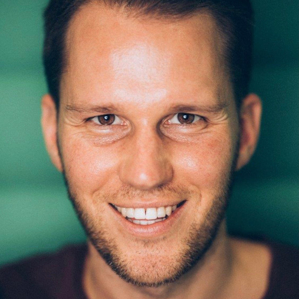 Daniel Nussbaum - Marketingkommunikation & Brand Events EQ - Mercedes ...