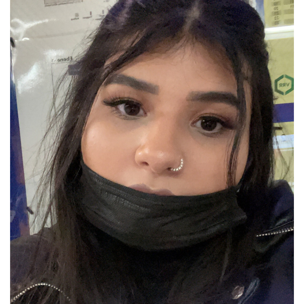 Amelie Khan's Instagram, Twitter & Facebook on IDCrawl